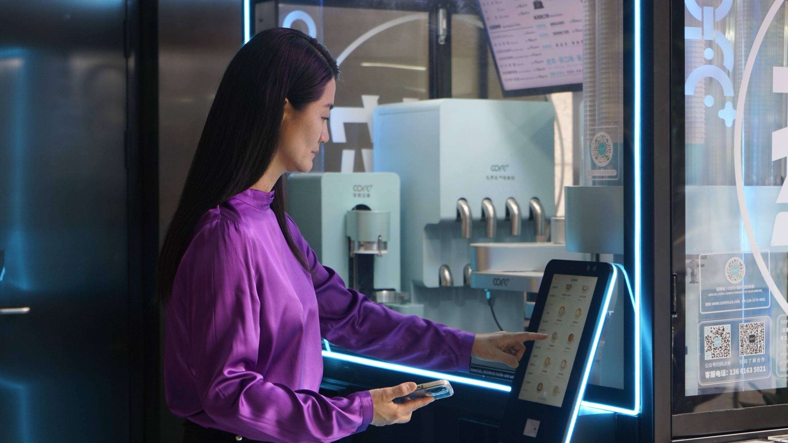 How Are Robot Coffee Machines Being Used in the Workplace? - Hi Dolphin